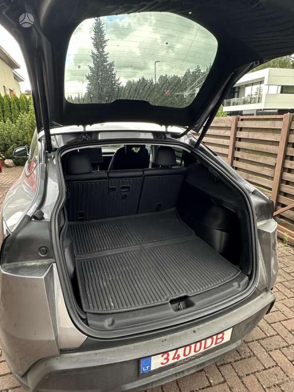 Pelēks Tesla Model Y 2026 Viļņa, ar dzinēja tilpumu 0.00 L un nobraukumu 1 tūkst. km par 42000 €, foto 4 vietnē AUTOMOTO.COM.LV