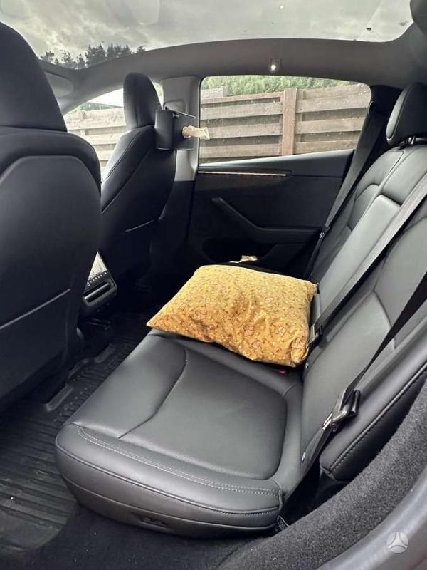 Pelēks Tesla Model Y 2026 Viļņa, ar dzinēja tilpumu 0.00 L un nobraukumu 1 tūkst. km par 42000 €, foto 5 vietnē AUTOMOTO.COM.LV
