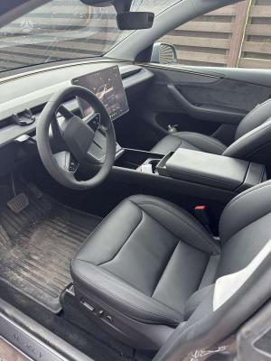 Grey Tesla Model Y 2026 in Vilnius, with an engine capacity of 0.00 L and mileage of 1 thousand km for 42000 €, photo 8 on AUTOMOTO.COM.LV