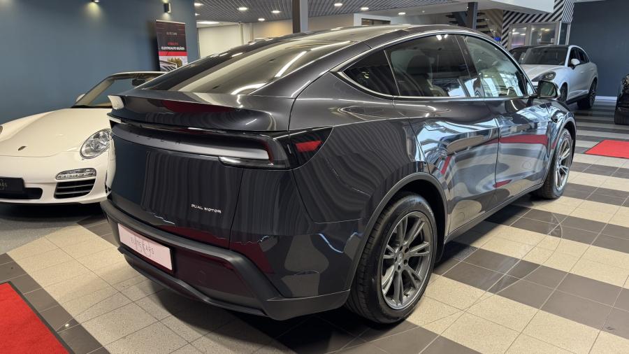 Pelēks Tesla Model Y 2026 Rīga, ar dzinēja tilpumu 0.00 L un nobraukumu 6 tūkst. km par 49990 €, foto 5 vietnē AUTOMOTO.COM.LV