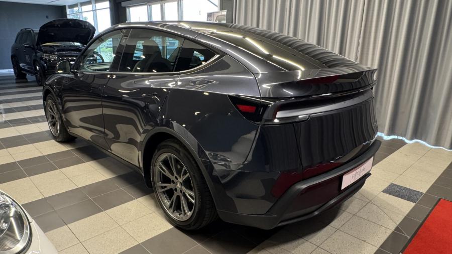 Pelēks Tesla Model Y 2026 Rīga, ar dzinēja tilpumu 0.00 L un nobraukumu 6 tūkst. km par 49990 €, foto 7 vietnē AUTOMOTO.COM.LV