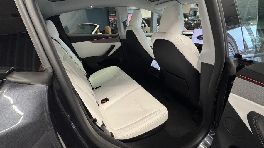 Pelēks Tesla Model Y 2026 Rīga, ar dzinēja tilpumu 0.00 L un nobraukumu 6 tūkst. km par 49990 €, foto 12 vietnē AUTOMOTO.COM.LV