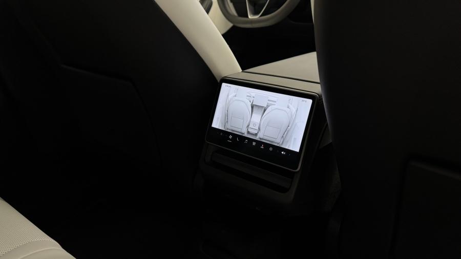 Pelēks Tesla Model Y 2026 Rīga, ar dzinēja tilpumu 0.00 L un nobraukumu 6 tūkst. km par 49990 €, foto 13 vietnē AUTOMOTO.COM.LV