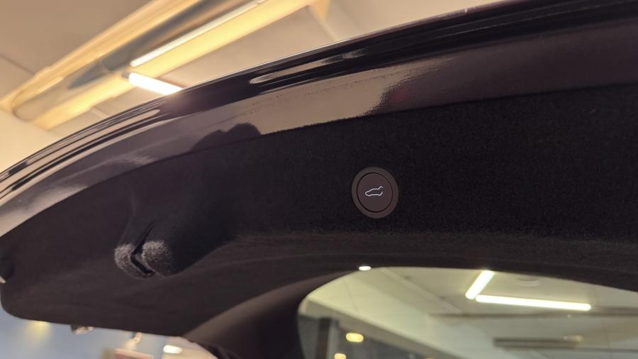 Pelēks Tesla Model Y 2026 Rīga, ar dzinēja tilpumu 0.00 L un nobraukumu 6 tūkst. km par 49990 €, foto 15 vietnē AUTOMOTO.COM.LV