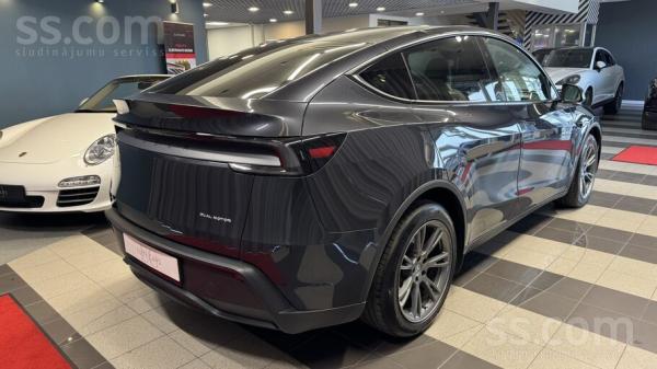 Pelēks Tesla Model Y 2026 Rīga, ar dzinēja tilpumu 0.00 L un nobraukumu 6 tūkst. km par 49990 €, foto 5 vietnē AUTOMOTO.COM.LV