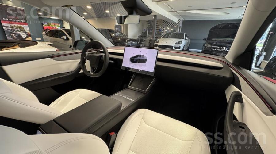 Grey Tesla Model Y 2026 in Riga, with an engine capacity of 0.00 L and mileage of 6 thousand km for 49990 €, photo 15 on AUTOMOTO.COM.LV