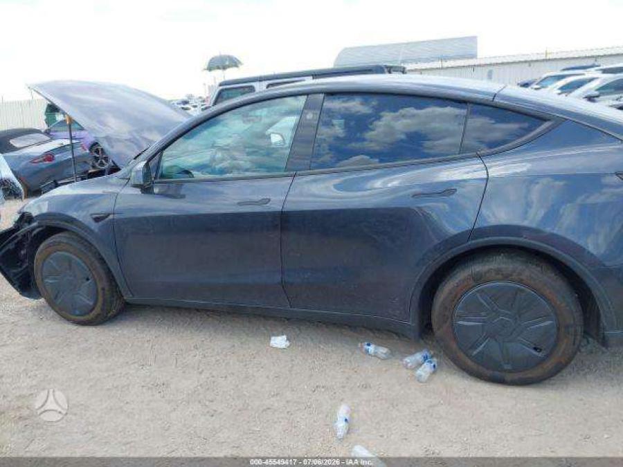 Grey Tesla Model Y 2026 in Klaipeda, with an engine capacity of 0.00 L and mileage of 5 thousand km for 15300 €, photo 14 on AUTOMOTO.COM.LV