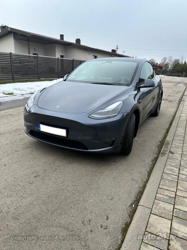 Grey Tesla Model Y 2021 in Parnu, with an engine capacity of 0.00 L and mileage of 138 thousand km for 24990 €, photo 3 on AUTOMOTO.COM.LV