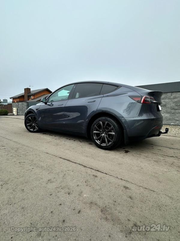 Grey Tesla Model Y 2021 in Parnu, with an engine capacity of 0.00 L and mileage of 138 thousand km for 24990 €, photo 7 on AUTOMOTO.COM.LV