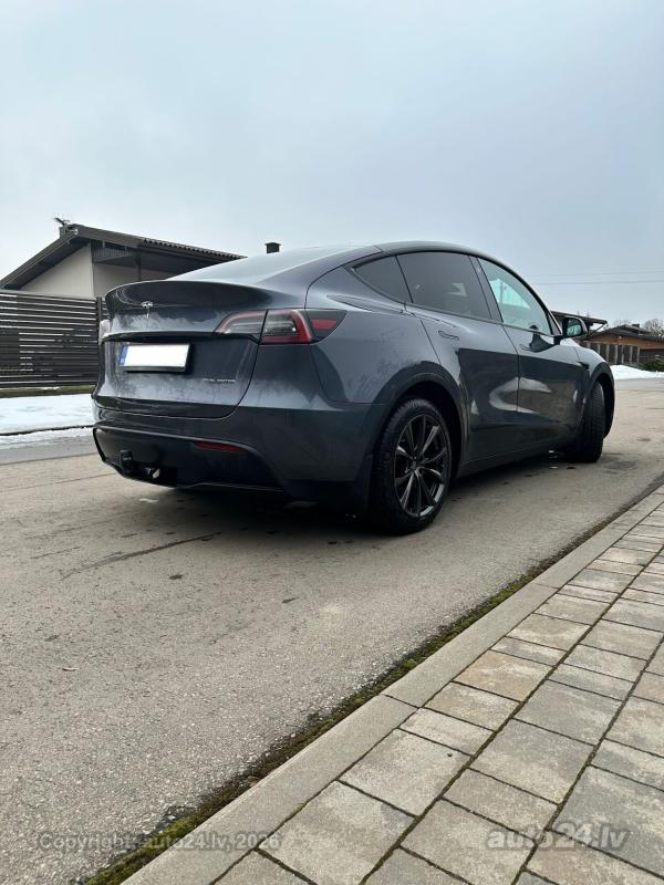 Grey Tesla Model Y 2021 in Parnu, with an engine capacity of 0.00 L and mileage of 138 thousand km for 24990 €, photo 8 on AUTOMOTO.COM.LV