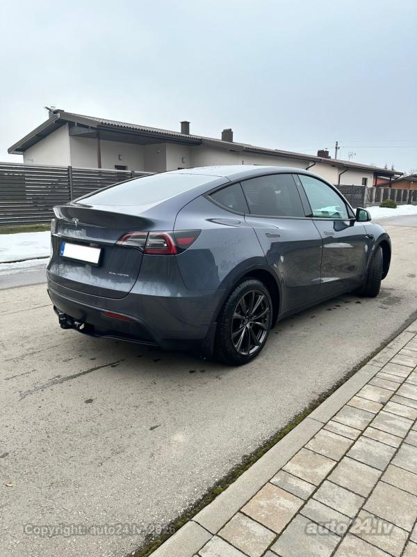 Grey Tesla Model Y 2021 in Parnu, with an engine capacity of 0.00 L and mileage of 138 thousand km for 24990 €, photo 9 on AUTOMOTO.COM.LV