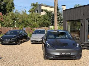 Pelēks Tesla Model Y 2021 Rīga, ar dzinēja tilpumu 0.00 L un nobraukumu 99 tūkst. km par 30990 €, foto 3 vietnē AUTOMOTO.COM.LV