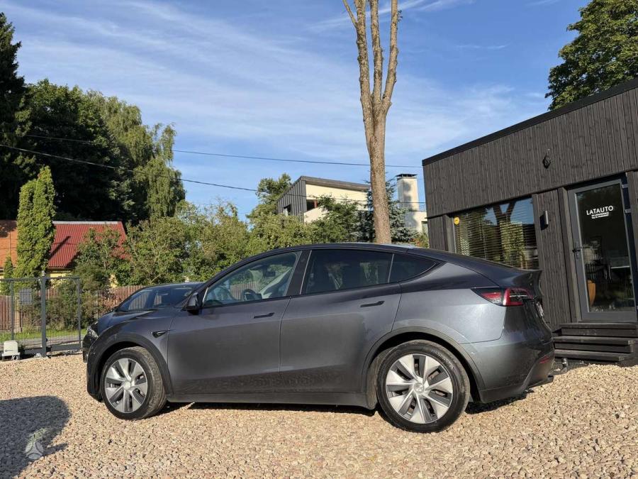 Pelēks Tesla Model Y 2021 Rīga, ar dzinēja tilpumu 0.00 L un nobraukumu 99 tūkst. km par 30990 €, foto 8 vietnē AUTOMOTO.COM.LV