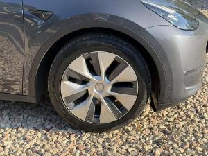 Pelēks Tesla Model Y 2021 Rīga, ar dzinēja tilpumu 0.00 L un nobraukumu 99 tūkst. km par 30990 €, foto 13 vietnē AUTOMOTO.COM.LV