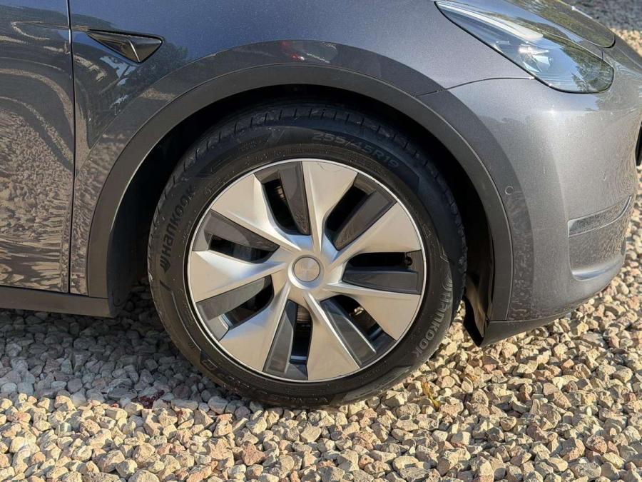Pelēks Tesla Model Y 2021 Rīga, ar dzinēja tilpumu 0.00 L un nobraukumu 99 tūkst. km par 30990 €, foto 13 vietnē AUTOMOTO.COM.LV