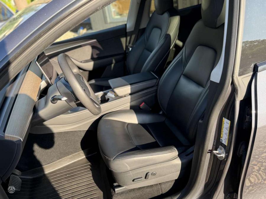 Pelēks Tesla Model Y 2021 Rīga, ar dzinēja tilpumu 0.00 L un nobraukumu 99 tūkst. km par 30990 €, foto 21 vietnē AUTOMOTO.COM.LV