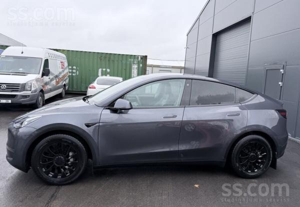 Pelēks Tesla Model Y 2022 Rīga, ar dzinēja tilpumu 0.00 L un nobraukumu 141 tūkst. km par 28500 €, foto 4 vietnē AUTOMOTO.COM.LV