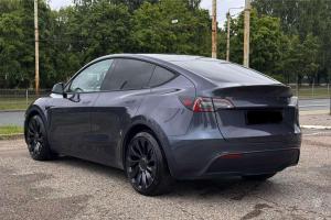 Grey Tesla Model Y 2022 in Vilnius, with an engine capacity of 0.00 L and mileage of 60 thousand km for 27600 €, photo 6 on AUTOMOTO.COM.LV
