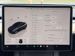 Grey Tesla Model Y 2022 in Vilnius, with an engine capacity of 0.00 L and mileage of 60 thousand km for 27600 €, photo 20 on AUTOMOTO.COM.LV