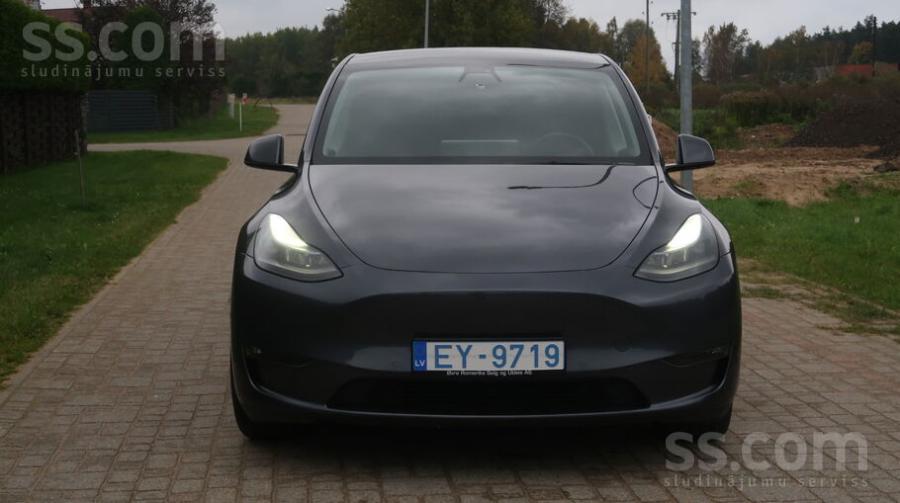 Серый Тесла Модель Y 2022 в Рига, объемом двигателя 0.00 л и пробегом 167 тыс. км за 27000 €, фото 3 на AUTOMOTO.COM.LV