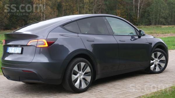 Pelēks Tesla Model Y 2022 Rīga, ar dzinēja tilpumu 0.00 L un nobraukumu 167 tūkst. km par 27000 €, foto 6 vietnē AUTOMOTO.COM.LV