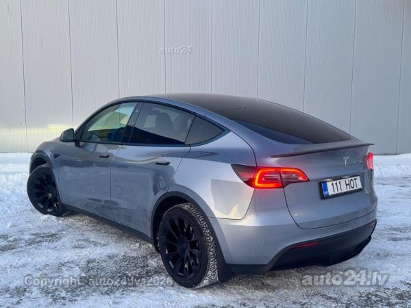 Grey Tesla Model Y 2023 in Tartu, with an engine capacity of 0.00 L and mileage of 54 thousand km for 37200 €, photo 6 on AUTOMOTO.COM.LV