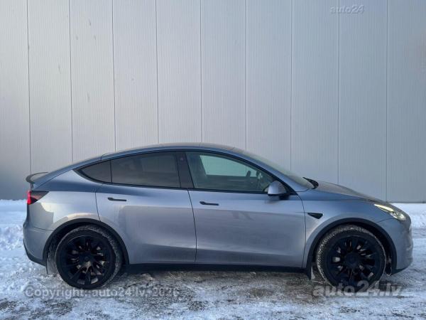 Grey Tesla Model Y 2023 in Tartu, with an engine capacity of 0.00 L and mileage of 54 thousand km for 37200 €, photo 7 on AUTOMOTO.COM.LV