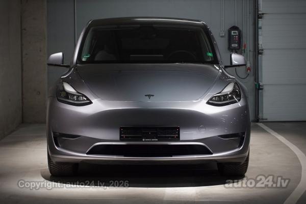 Grey Tesla Model Y 2023 in Tallinn, with an engine capacity of 0.00 L and mileage of 43 thousand km for 39490 €, photo 5 on AUTOMOTO.COM.LV