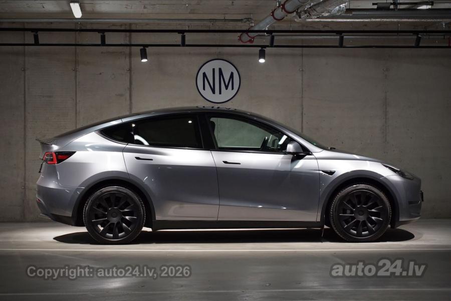 Grey Tesla Model Y 2023 in Tallinn, with an engine capacity of 0.00 L and mileage of 43 thousand km for 39490 €, photo 9 on AUTOMOTO.COM.LV