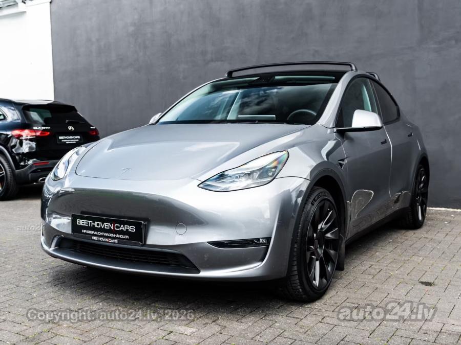 Pelēks Tesla Model Y 2023 Tallina, ar dzinēja tilpumu 0.00 L un nobraukumu 26 tūkst. km par 41990 €, foto 1 vietnē AUTOMOTO.COM.LV