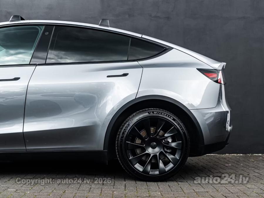 Pelēks Tesla Model Y 2023 Tallina, ar dzinēja tilpumu 0.00 L un nobraukumu 26 tūkst. km par 41990 €, foto 5 vietnē AUTOMOTO.COM.LV