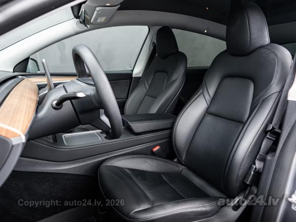 Grey Tesla Model Y 2023 in Tallinn, with an engine capacity of 0.00 L and mileage of 26 thousand km for 41990 €, photo 9 on AUTOMOTO.COM.LV
