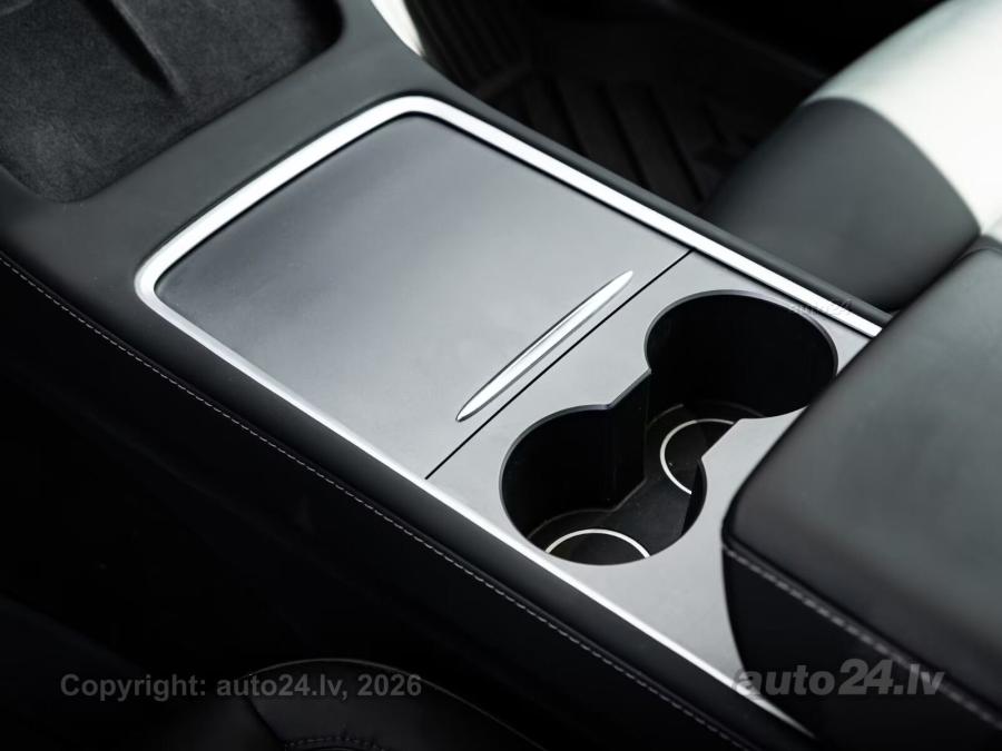 Pelēks Tesla Model Y 2023 Tallina, ar dzinēja tilpumu 0.00 L un nobraukumu 26 tūkst. km par 41990 €, foto 13 vietnē AUTOMOTO.COM.LV