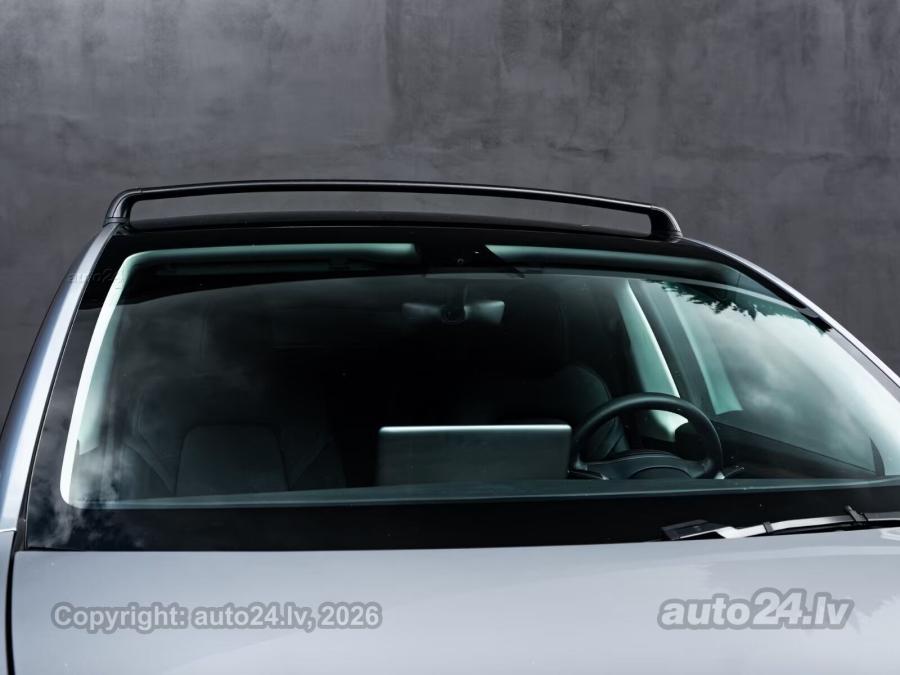Pelēks Tesla Model Y 2023 Tallina, ar dzinēja tilpumu 0.00 L un nobraukumu 26 tūkst. km par 41990 €, foto 17 vietnē AUTOMOTO.COM.LV