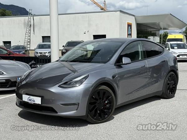 Grey Tesla Model Y 2023 in Tartu, with an engine capacity of 0.00 L and mileage of 48 thousand km for 40500 €, photo 3 on AUTOMOTO.COM.LV