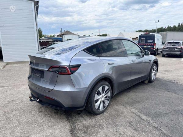 Pelēks Tesla Model Y 2023 Radviliškis, ar dzinēja tilpumu 0.00 L un nobraukumu 27 tūkst. km par 19650 €, foto 5 vietnē AUTOMOTO.COM.LV