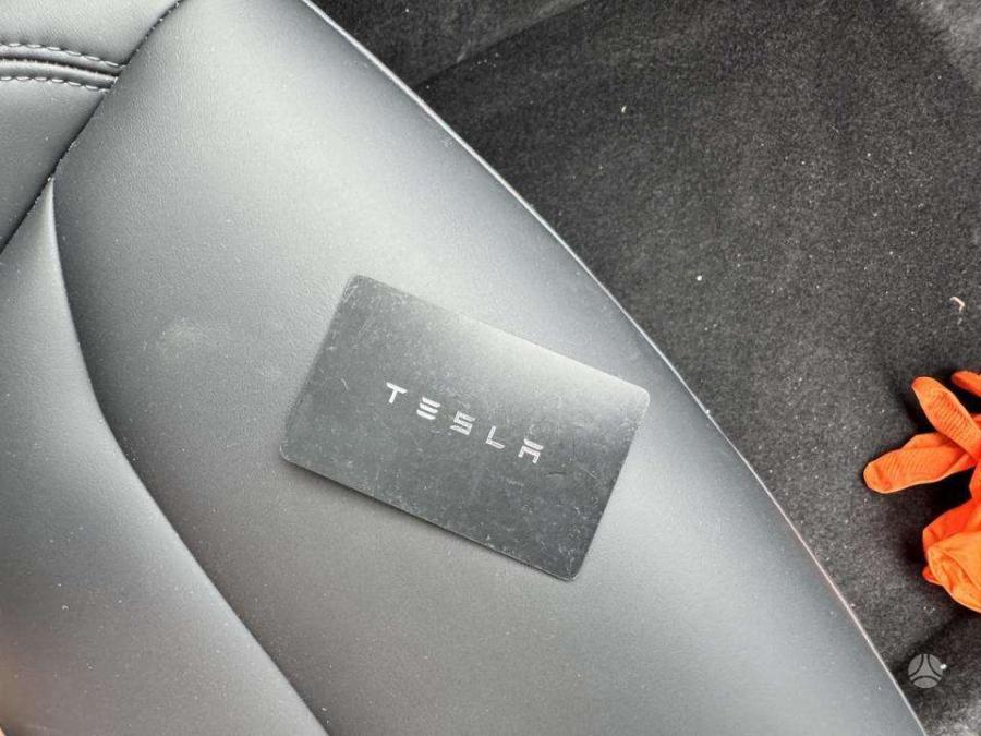 Grey Tesla Model Y 2023 in Radviliskis, with an engine capacity of 0.00 L and mileage of 27 thousand km for 19650 €, photo 20 on AUTOMOTO.COM.LV