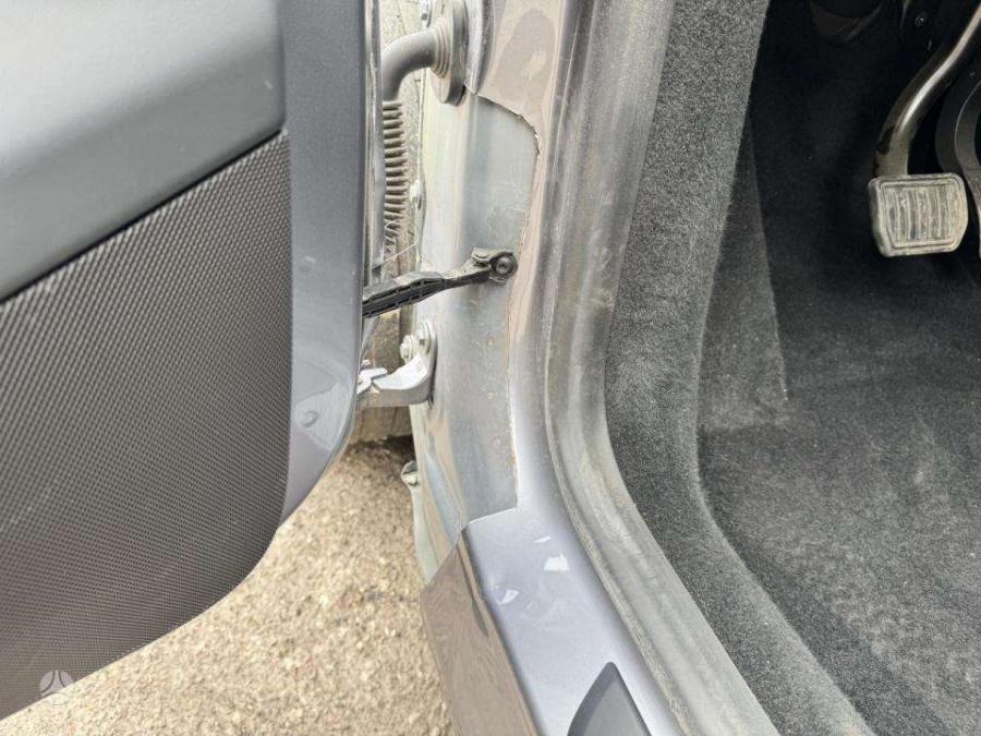 Grey Tesla Model Y 2023 in Radviliskis, with an engine capacity of 0.00 L and mileage of 27 thousand km for 19650 €, photo 31 on AUTOMOTO.COM.LV