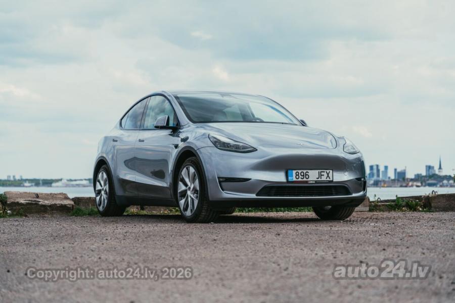 Pelēks Tesla Model Y 2023 Tallina, ar dzinēja tilpumu 0.00 L un nobraukumu 131 tūkst. km par 35900 €, foto 1 vietnē AUTOMOTO.COM.LV