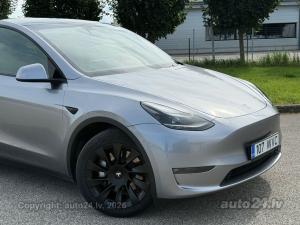 Grey Tesla Model Y 2023 in Tartu, with an engine capacity of 0.00 L and mileage of 22 thousand km for 40300 €, photo 3 on AUTOMOTO.COM.LV