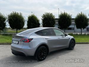 Grey Tesla Model Y 2023 in Tartu, with an engine capacity of 0.00 L and mileage of 22 thousand km for 40300 €, photo 6 on AUTOMOTO.COM.LV