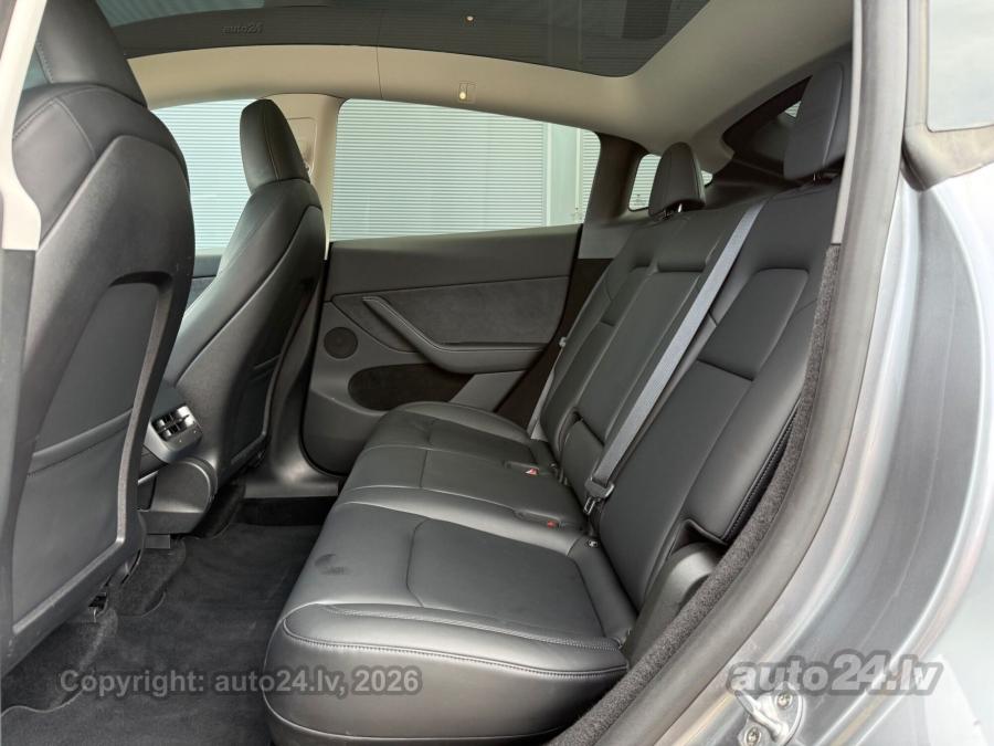 Grey Tesla Model Y 2023 in Tartu, with an engine capacity of 0.00 L and mileage of 22 thousand km for 40300 €, photo 16 on AUTOMOTO.COM.LV