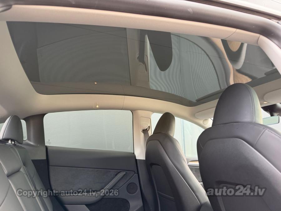 Grey Tesla Model Y 2023 in Tartu, with an engine capacity of 0.00 L and mileage of 22 thousand km for 40300 €, photo 23 on AUTOMOTO.COM.LV