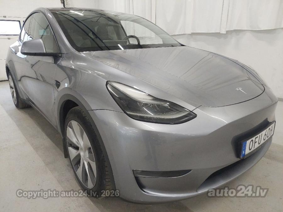 Grey Tesla Model Y 2023 in Tallinn, with an engine capacity of 0.00 L and mileage of 52 thousand km for 39990 €, photo 3 on AUTOMOTO.COM.LV