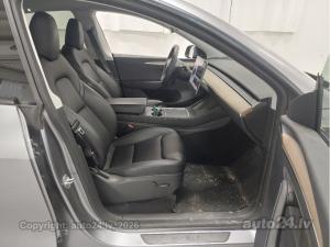 Grey Tesla Model Y 2023 in Tallinn, with an engine capacity of 0.00 L and mileage of 52 thousand km for 39990 €, photo 8 on AUTOMOTO.COM.LV