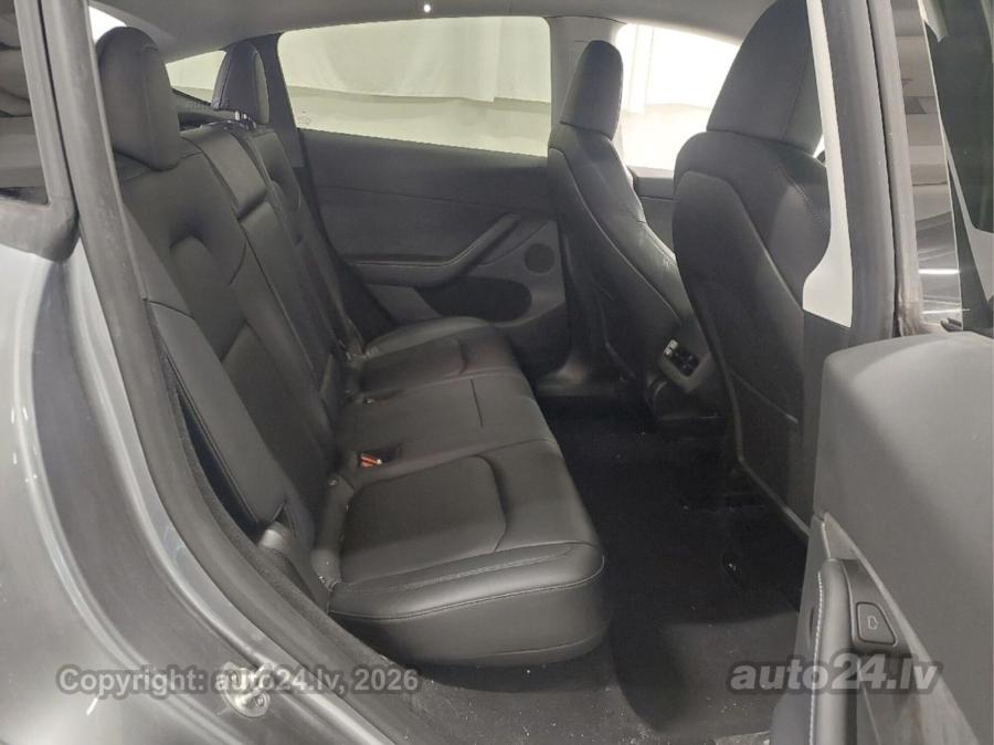 Grey Tesla Model Y 2023 in Tallinn, with an engine capacity of 0.00 L and mileage of 52 thousand km for 39990 €, photo 9 on AUTOMOTO.COM.LV