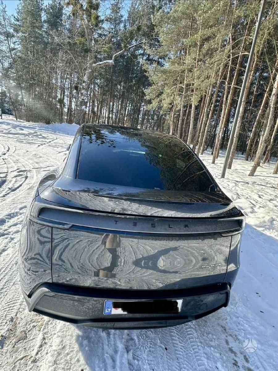 Pelēks Tesla Model Y 2025 Kauņa, ar dzinēja tilpumu 0.00 L un nobraukumu 21 tūkst. km par 48900 €, foto 2 vietnē AUTOMOTO.COM.LV