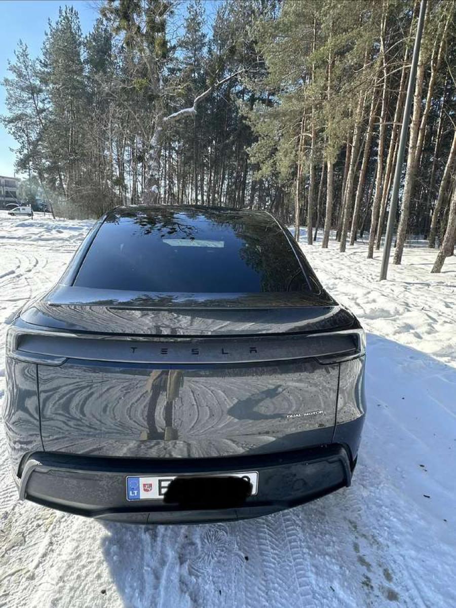Pelēks Tesla Model Y 2025 Kauņa, ar dzinēja tilpumu 0.00 L un nobraukumu 21 tūkst. km par 48900 €, foto 8 vietnē AUTOMOTO.COM.LV