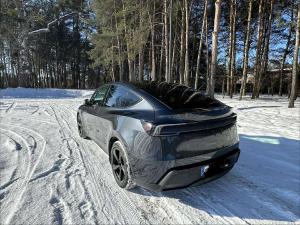 Pelēks Tesla Model Y 2025 Kauņa, ar dzinēja tilpumu 0.00 L un nobraukumu 21 tūkst. km par 48900 €, foto 10 vietnē AUTOMOTO.COM.LV