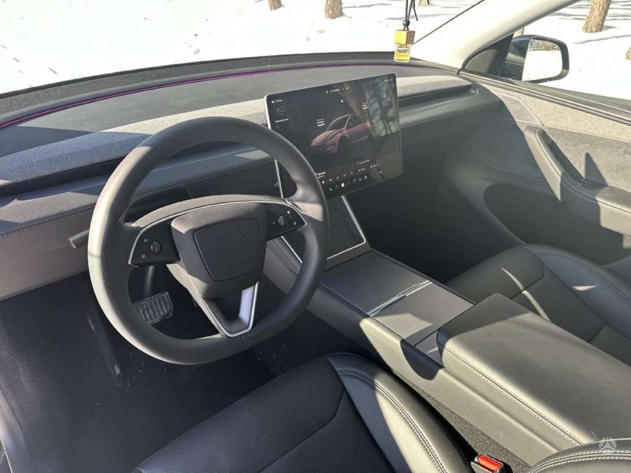 Pelēks Tesla Model Y 2025 Kauņa, ar dzinēja tilpumu 0.00 L un nobraukumu 21 tūkst. km par 48900 €, foto 16 vietnē AUTOMOTO.COM.LV